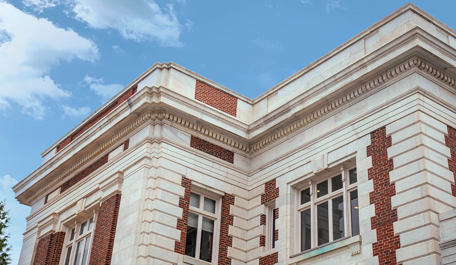 Brick Masonry Restoration & Repair - Speak To An Expert Now
